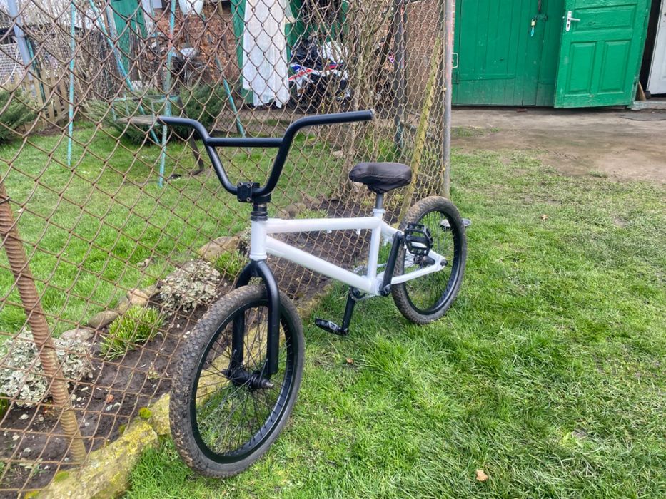 Продам велосипед bmx: 1 999 грн. - Велосипеди Мостиська на Olx