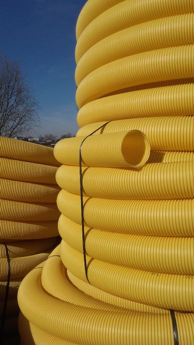 Rura drenarska karbowana PVC SN4 DN 100 bez otworów pełna do odwodnień Kiełczów • OLX.pl