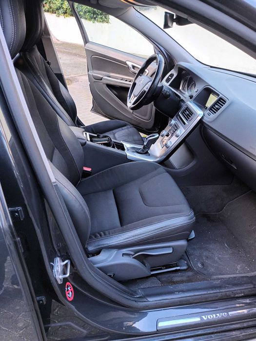 Volvo V60 Cross Country Torres Vedras • OLX.pt