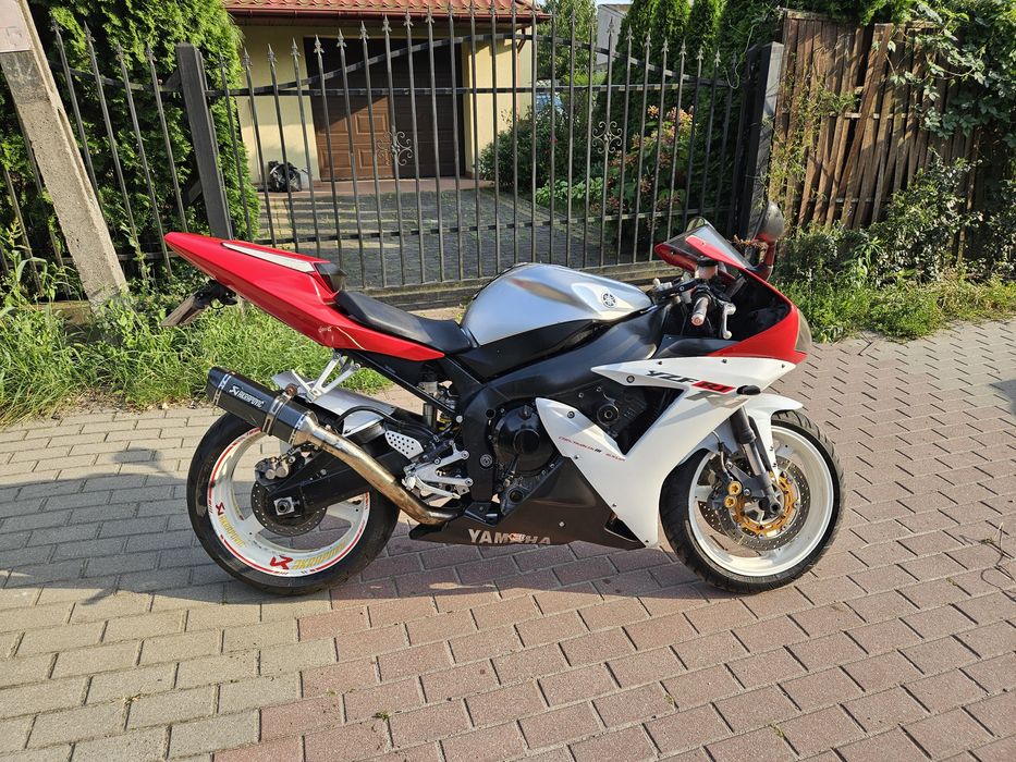 Elegantes Yamaha R1 Rn09 Bildnull