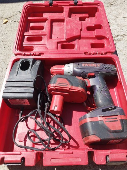 Wkrętarka sparky 2 baterie i ładowarka Słupsk • OLX.pl
