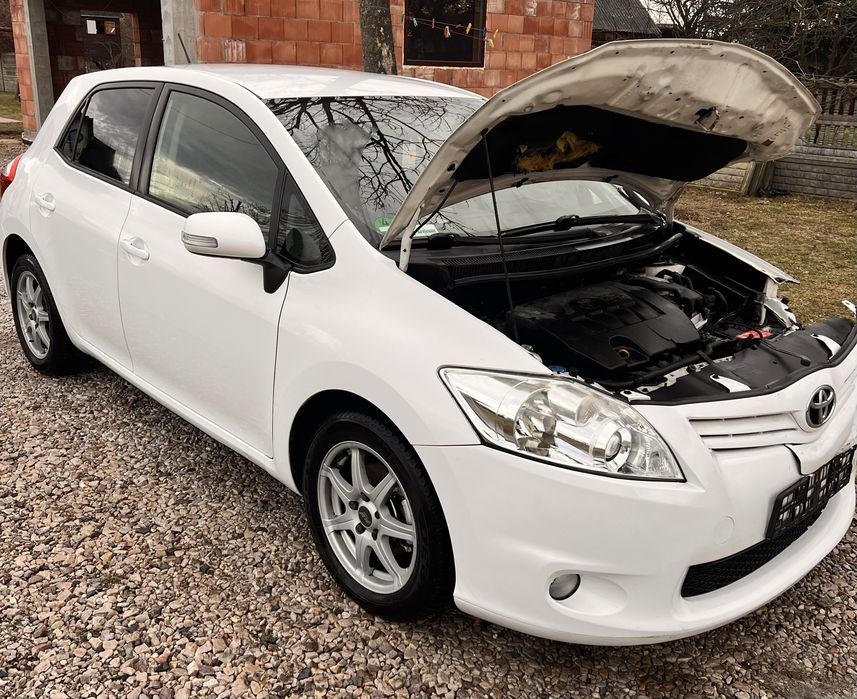 Toyota Auris 1.6 2010r lift 138tys przebiegu!!! Szydłowiec • OLX.pl