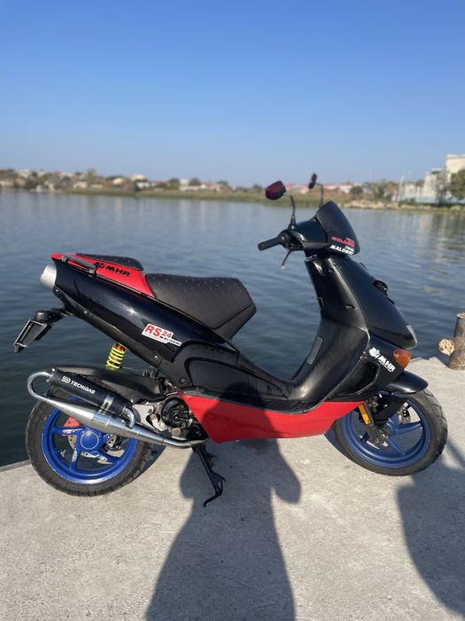 Продам Aprilia sr 50: 899 $ - Мопеды / скутеры Овидиополь на Olx