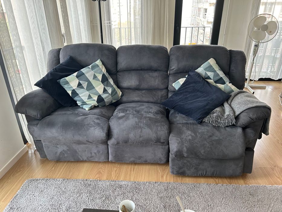 Sofá de 3 lugares reclinável Avenidas Novas • OLX Portugal