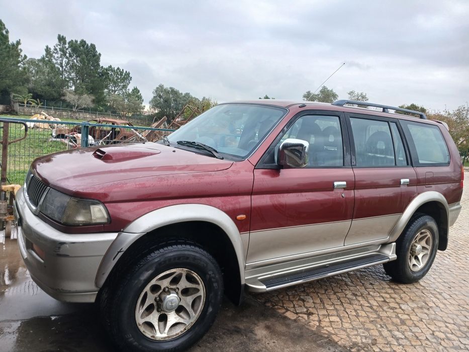 Mitsubishi Pajero 2500 gasóleo Pinhal Novo • OLX.pt