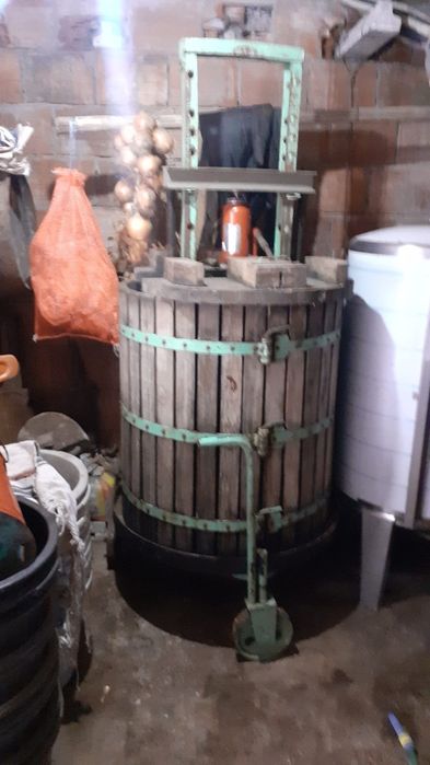Prensa para uvas hidráulica Sobrado E Bairros • OLX Portugal