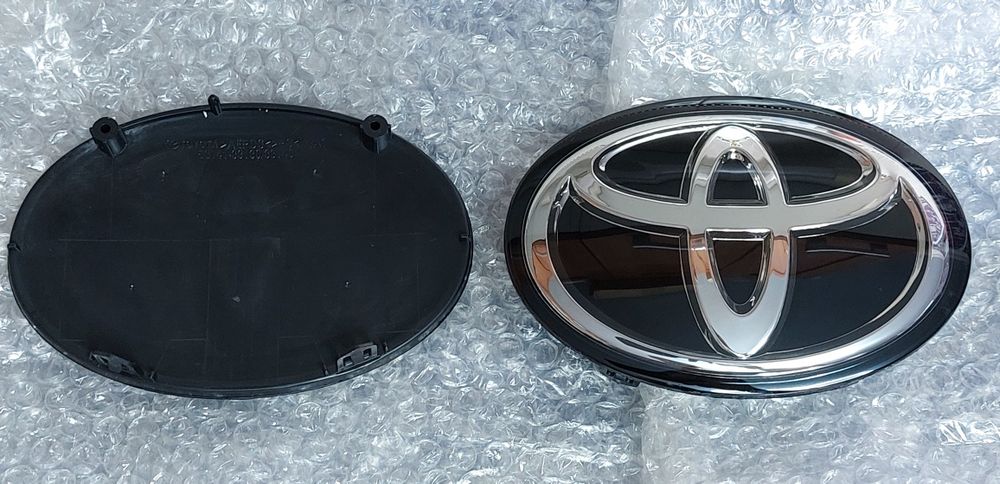 Эмблема значок на решётку Тойота Toyota под дистроник 53141-33130: 4 ...