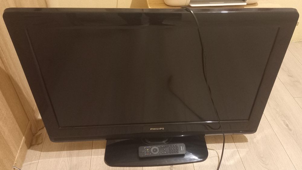 Tv Philips 32" LCD z pilotem Wszembórz • OLX.pl