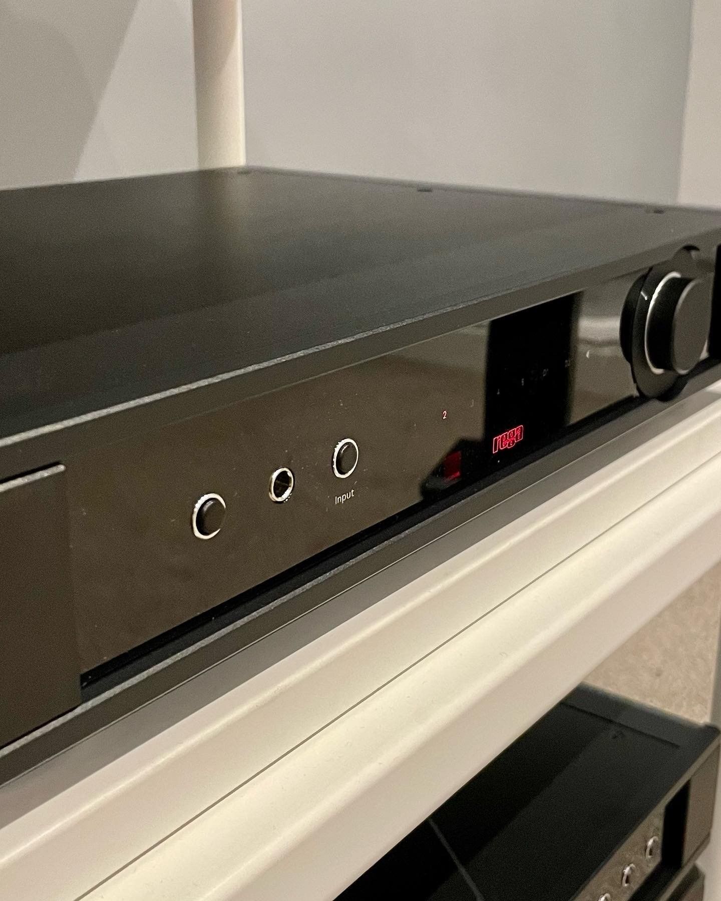 Стерео усилитель Rega Elex mk4 with DAC: 49 000 грн. - Усилители ...