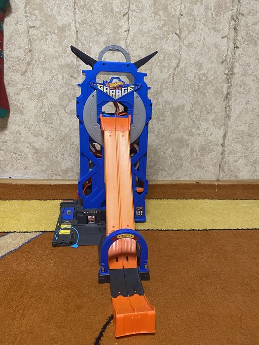 Мега Гараж Hot Wheels Mega Car Garage Vehicle Playset: 1 900 грн ...