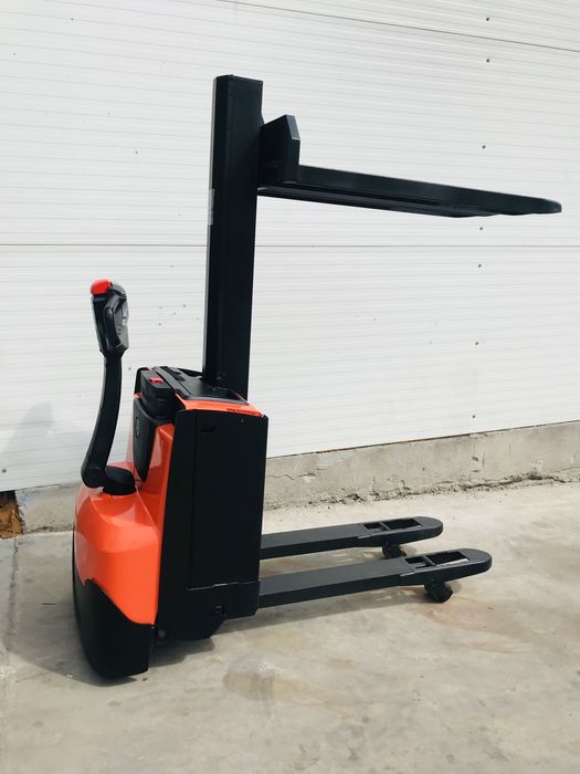 BT / TOYOTA SWE080L paleciak elektryczny z masztem do zaladunków Kalisz ...