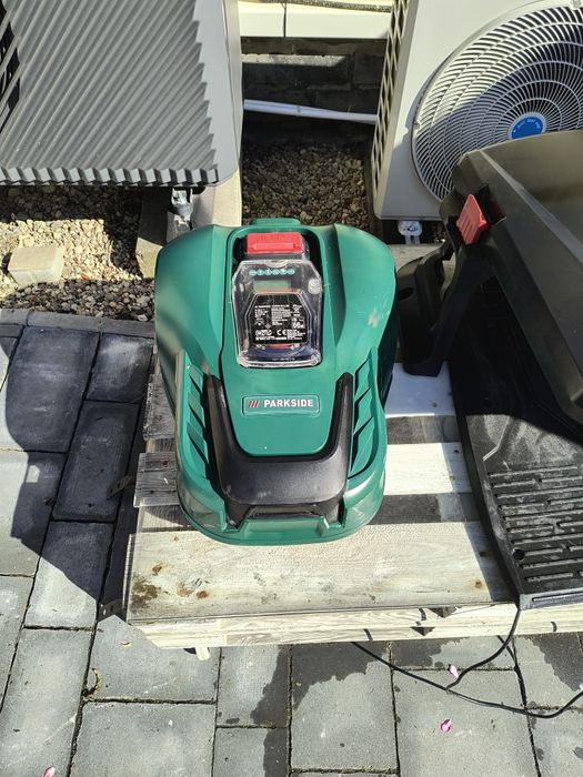 Okazja robot koszący Parksaid 1000m2 bateria 4ah Przecław • OLX.pl