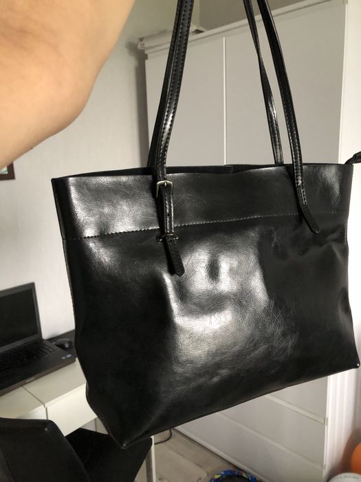 Шкіряна велика жіноча сумка чорна 1 650 грн Шкіряні сумки Чабани на Olx