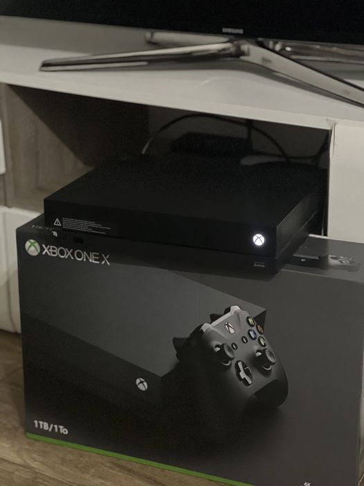 Xbox One X 1TB + czarny pad Nowa Wieś • OLX.pl