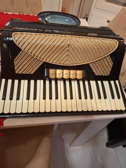 Akordeon Hohner Verdi IV 120 basów cztery chóry, strój musette. Kalisz ...