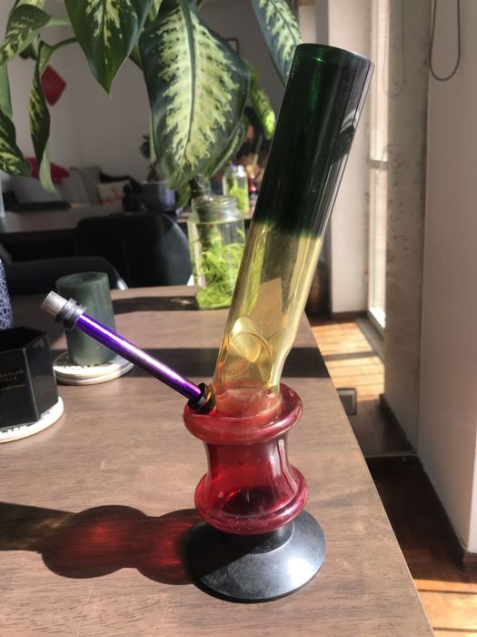 Bongo de água grande em acrílico Algés, Linda-A-Velha E Cruz Quebrada ...