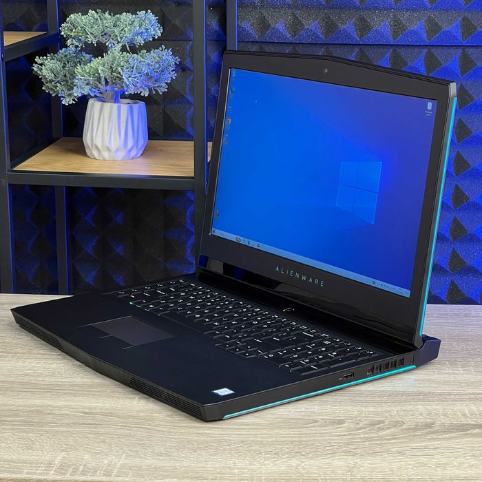Dell Alienware 17 R4. Intel Core i7-7820HK/16Gb(32gb)/GTX1080/ssd256gb ...