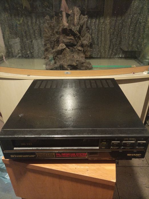 Odtwarzacz vhs Sharp Radlin • OLX.pl