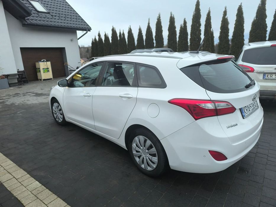Hyundai I30 Hyundai i30 1.6 CRDi przebieg 188 000 km kombi biały Kraków Nowa Huta • OLX.pl