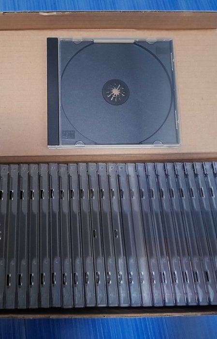 Caixas para CD ou DVD Amadora • OLX.pt