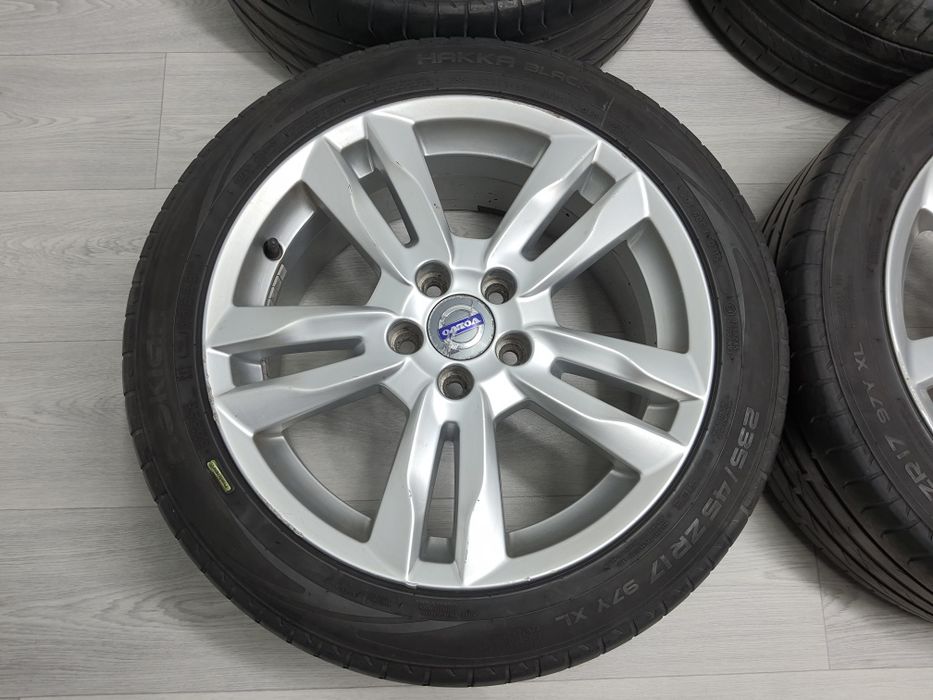 Диски р17 5/108 Volvo,Ford,Land Rover з гумою Nokian 235/45/17: 70 ...