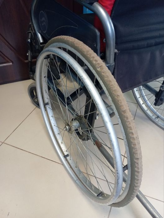 Кресло инвалидное breezy 300: 1 000 грн. - Коляски Кривий Ріг на Olx