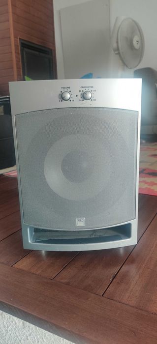 Coluna Subwoofer de estúdio NAD 800SW Carcavelos E Parede • OLX Portugal