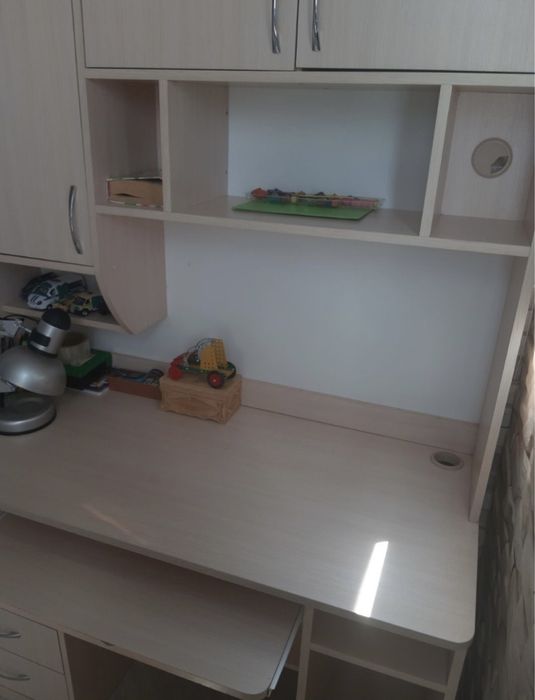 Продам компьютерный стол: 4 000 грн. - Офісні меблі Харків на Olx