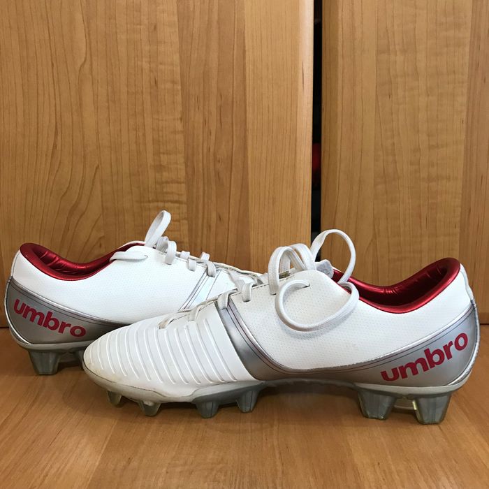 Продам бутсы Umbro: 300 грн. - Футбол Полтава на Olx