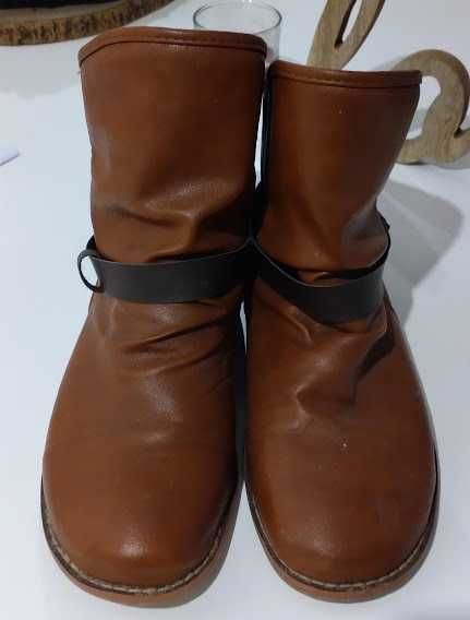 Lindos botins de pele sintética Cidade Da Maia • OLX.pt