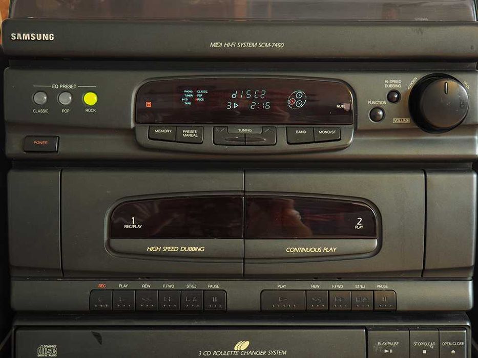 Wieża Samsung SCM 7450 – gramofon, dwie kasety, trzy płyty CD i radio ...