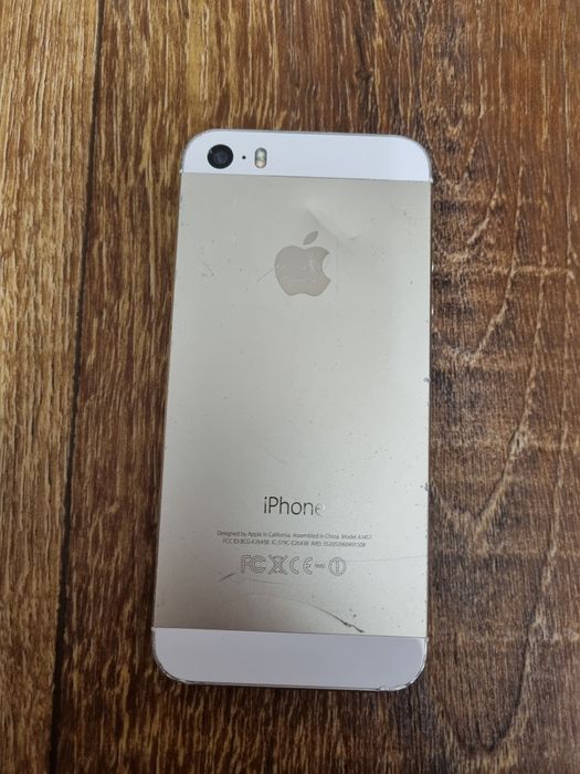 IPhone 5S 16GB Gold Neverlock: 435 грн. - Мобільні телефони / смартфони Павлоград на Olx