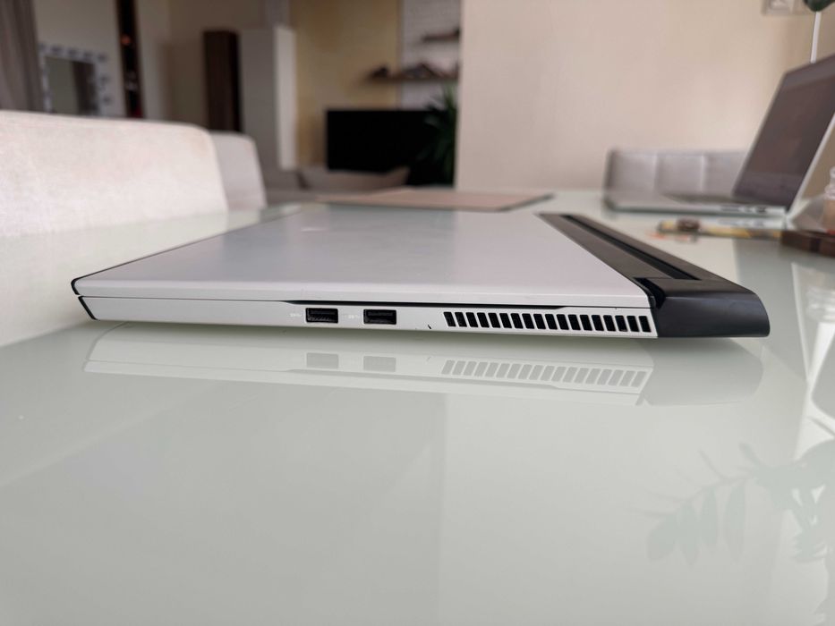 DELL Alienware M17 R2 Intel i7-9750H, RTX 2060, DDR4-16GB, SSD 480 GB ...