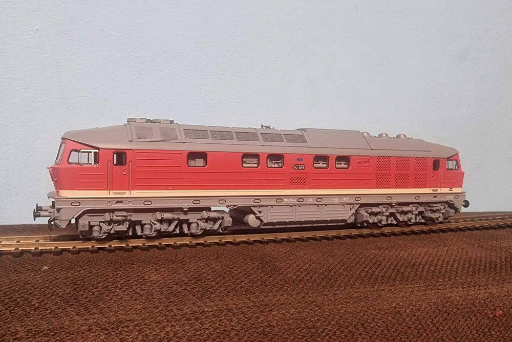 Lokomotywa spalinowa BR 142 PIKO 52765 DCC Dźwięk Zawiercie Argentyna ...