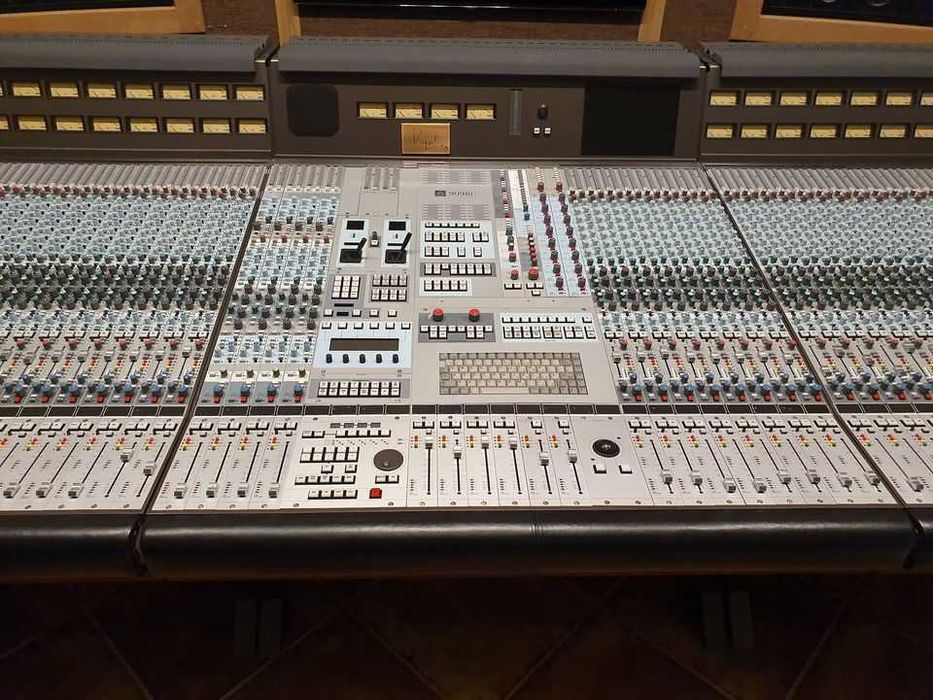 Amek 9098i console (design by Rupert Neve) Студийная консоль 320000$: 12 800 000 грн. - Другое ...