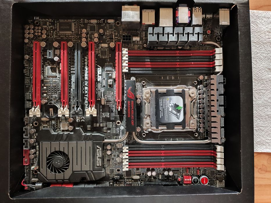 Комплект на socket lga 775, Lga 2011: 1 999 грн. - Комплектуючі та ...