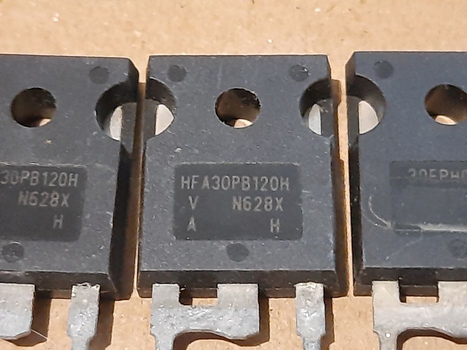 Электролитические конденсатоы 270mkF 420V Nichicon: 150 грн ...