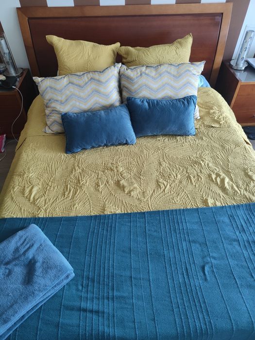 Cama com estrado Ponta Delgada (Santa Clara) • OLX.pt