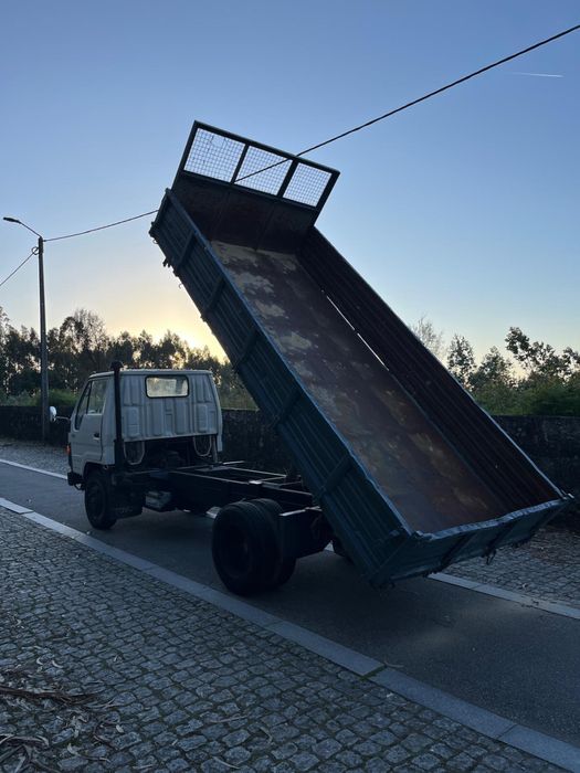 Toyota dyna 250 Tri basculate ligeira Muro • OLX.pt