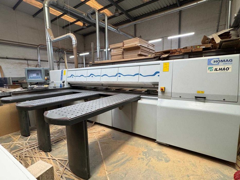 Seccionadora Homag Sawtech CHF 320/32/32 - Ano 2003 - Óptima Condição ...