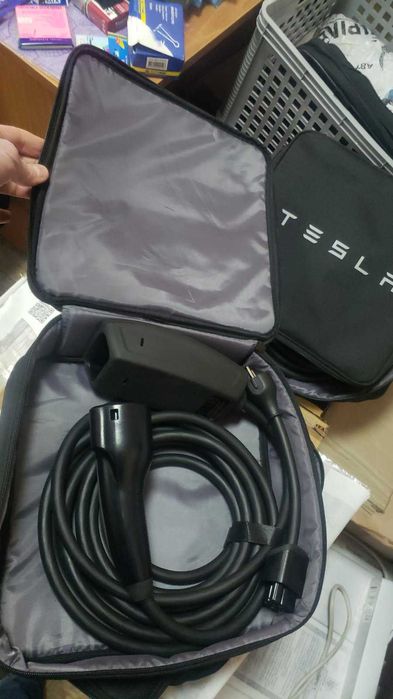 Зарядки та перехідники електромобілів нові бу оригінал аналоги 200 Пускові та зарядні