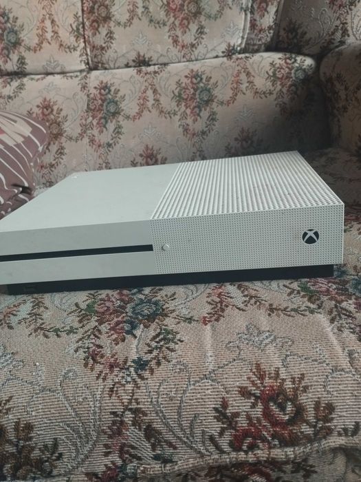 X BoX branca com comando Sesimbra • OLX.pt