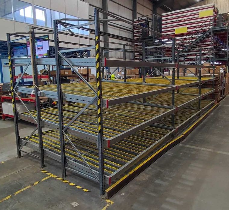 Flow Racks - Storax Canelas • OLX Portugal