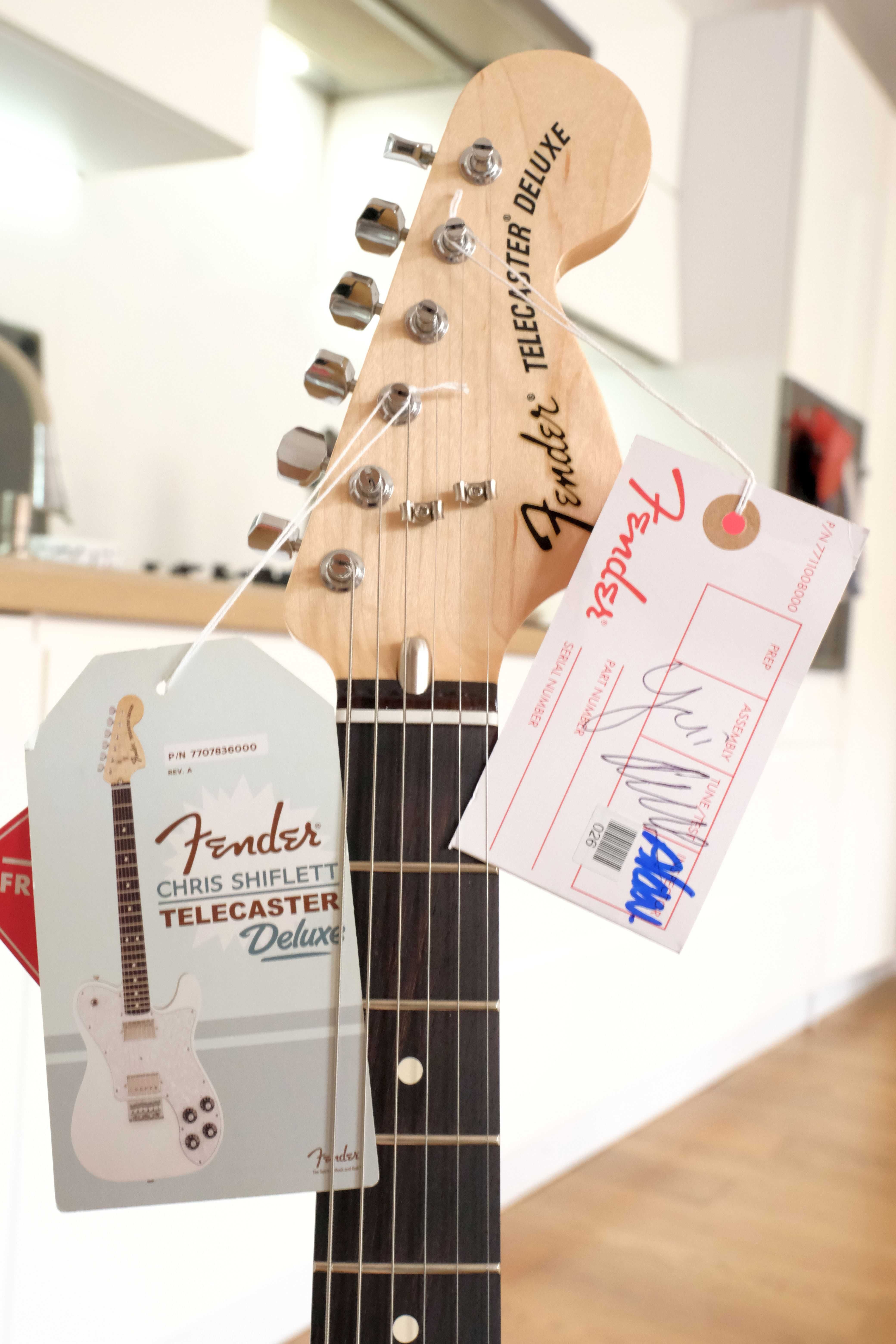 Fender Telecaster Deluxe Chris Shiflett FOO FIGHTERS - Shoreline Gold ... Fender Telecaster Deluxe Chris Shiflett FOO FIGHTERS - Shoreline Gold ...