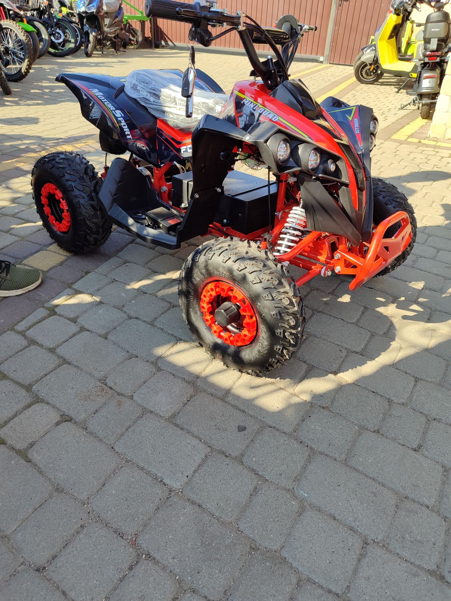 Квадроцикл дитячий електро 1200ват: 600 $ - Квадроцикли Нововолинськ на Olx