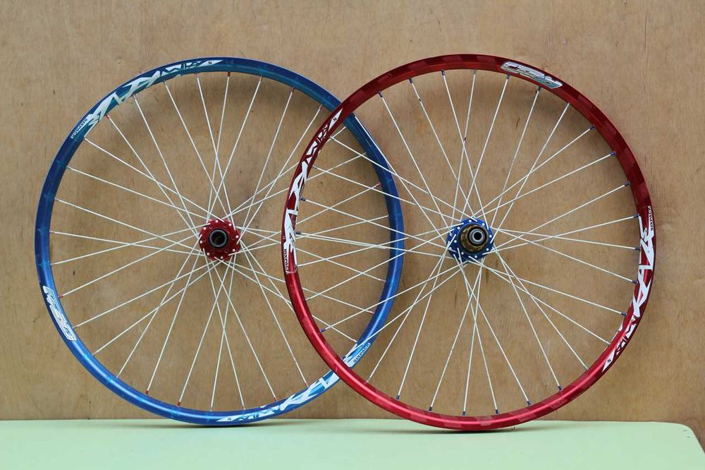 Колеса 26: HOPE PRO II EVO (20x110, 150x12) + SIXPACK: 4 650 грн ...