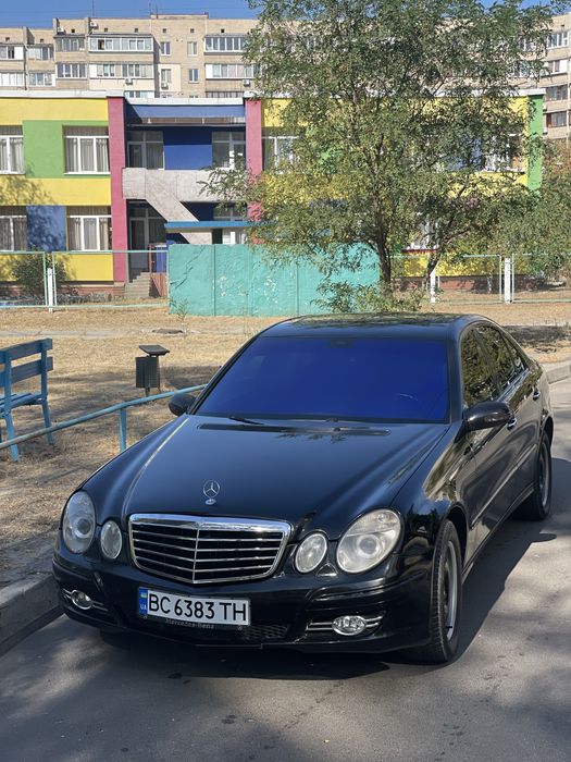 Мерседес w211 Mercedes w211: 4 100 $ - Mercedes-Benz Київ на Olx