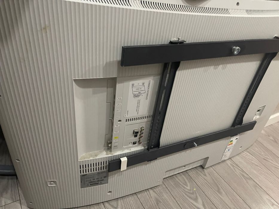 Tv samsung 65 polegadas curva, ecran partido Póvoa De Santo Adrião E Olival Basto • OLX.pt