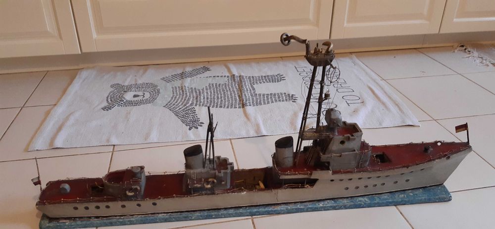 Duży model statku , statek wojenny długość około 1 m Bytom • OLX.pl