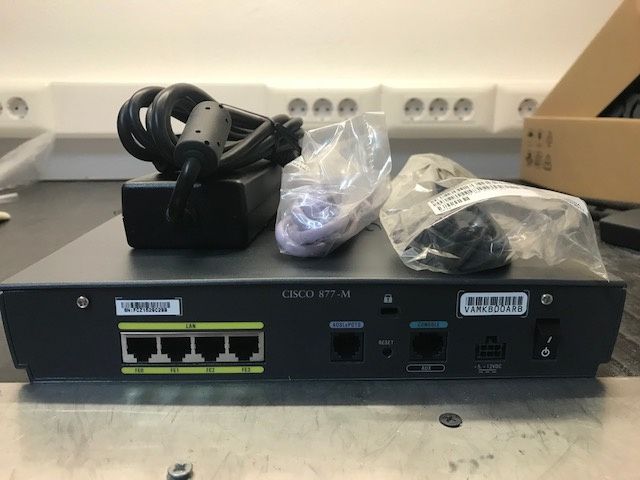 Router Cisco 870 (novo) Laranjeiro E Feijó • OLX Portugal